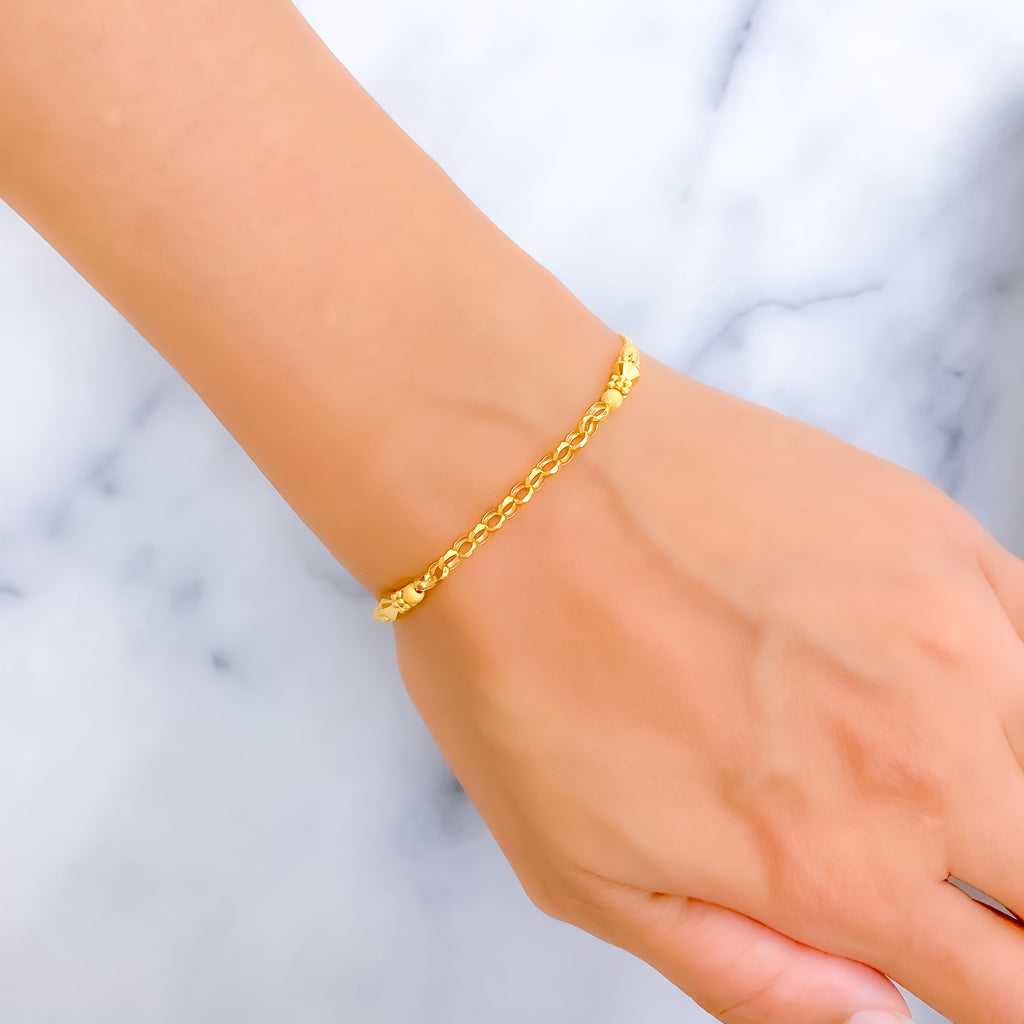 Charming Interlinked 22k Gold Bracelet – Andaaz Jewelers