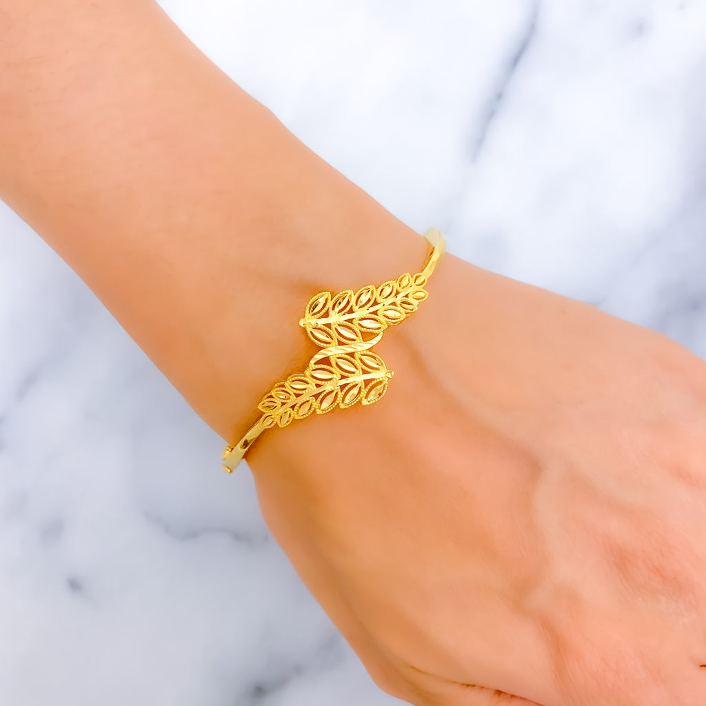 Captivating Sculptural 22k Gold Leaf Bangle Bracelet – Andaaz Jewelers