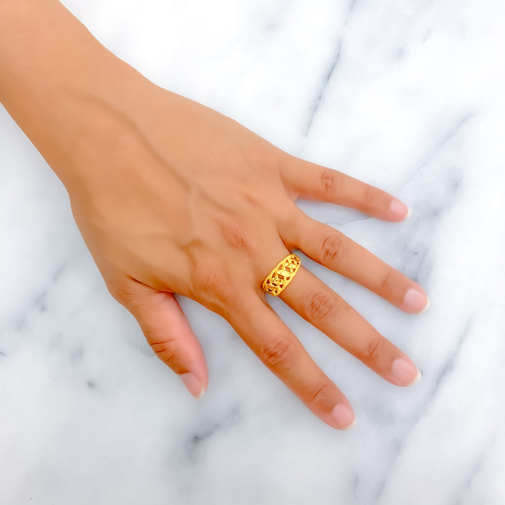 Opulent Gleaming 22k Gold Ring – Andaaz Jewelers