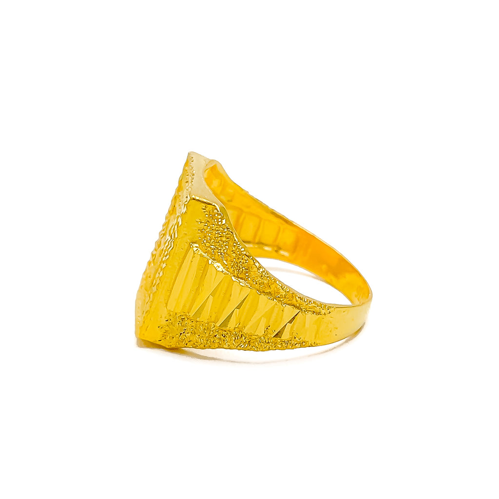 Intricate Attractive Men's 22k Gold Ring – Andaaz Jewelers