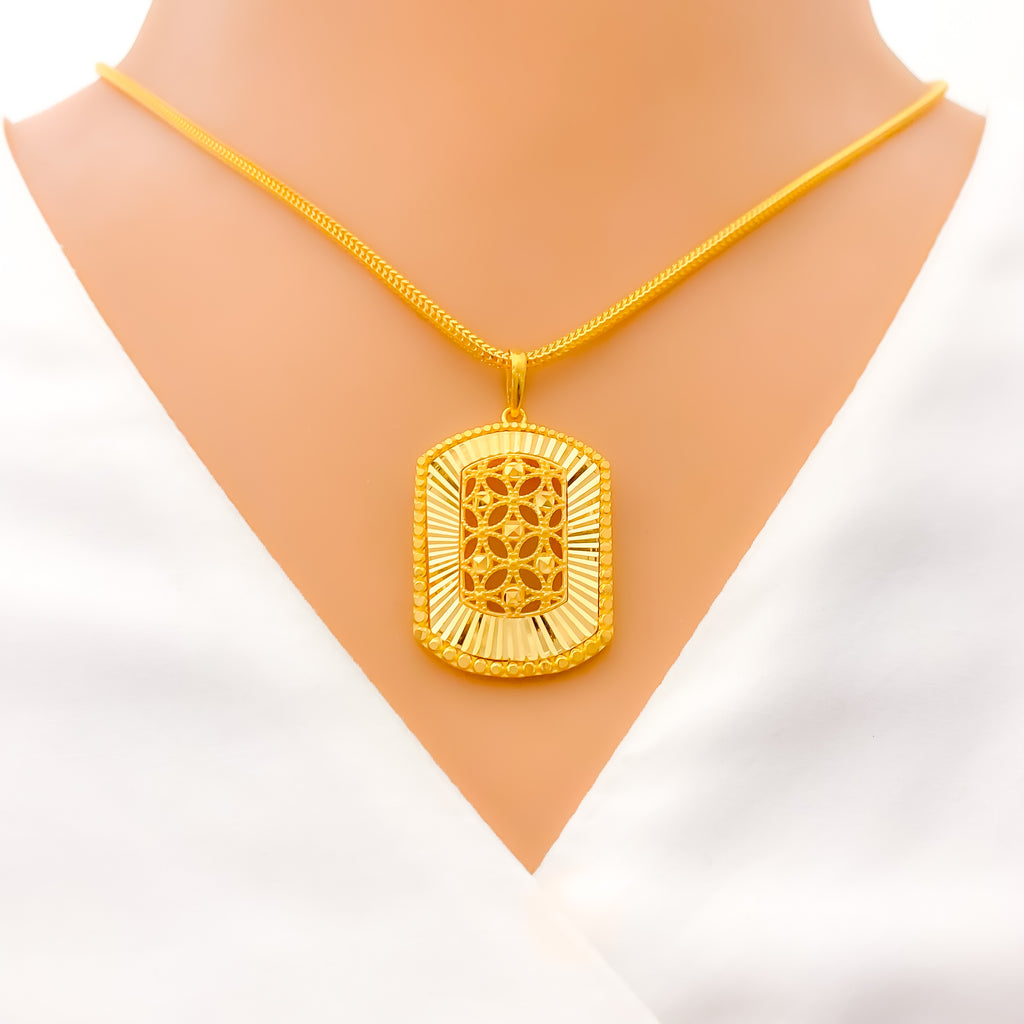 Reflective Floral 22K Gold Pendant Set – Andaaz Jewelers