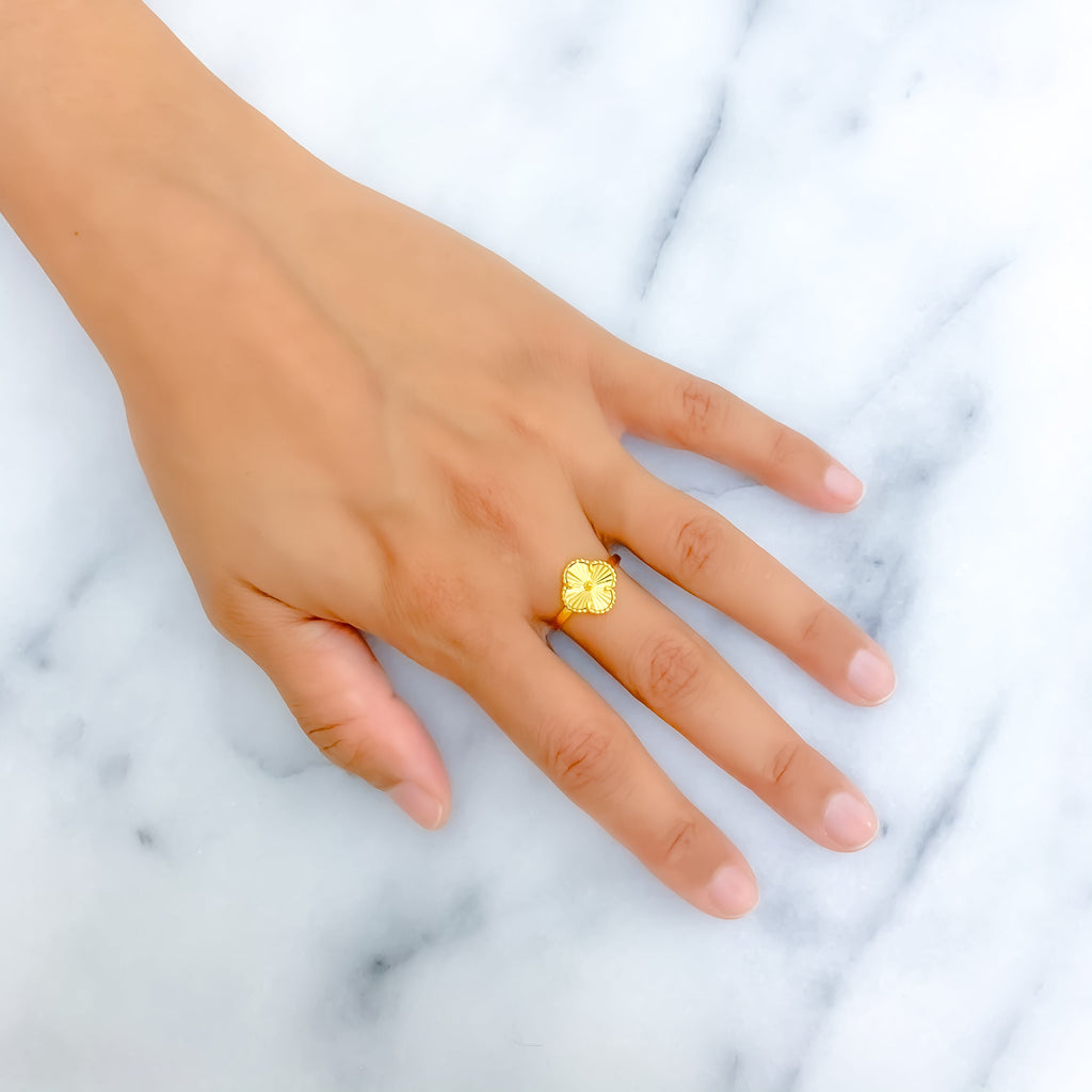 Dainty Chic 21K Gold Ring – Andaaz Jewelers