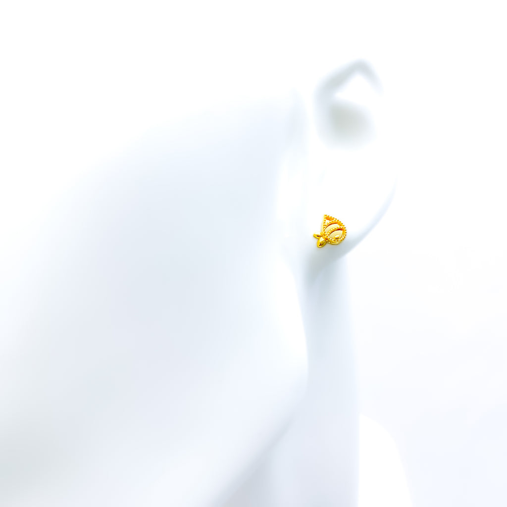 Dainty Lush 21k Gold Earrings – Andaaz Jewelers