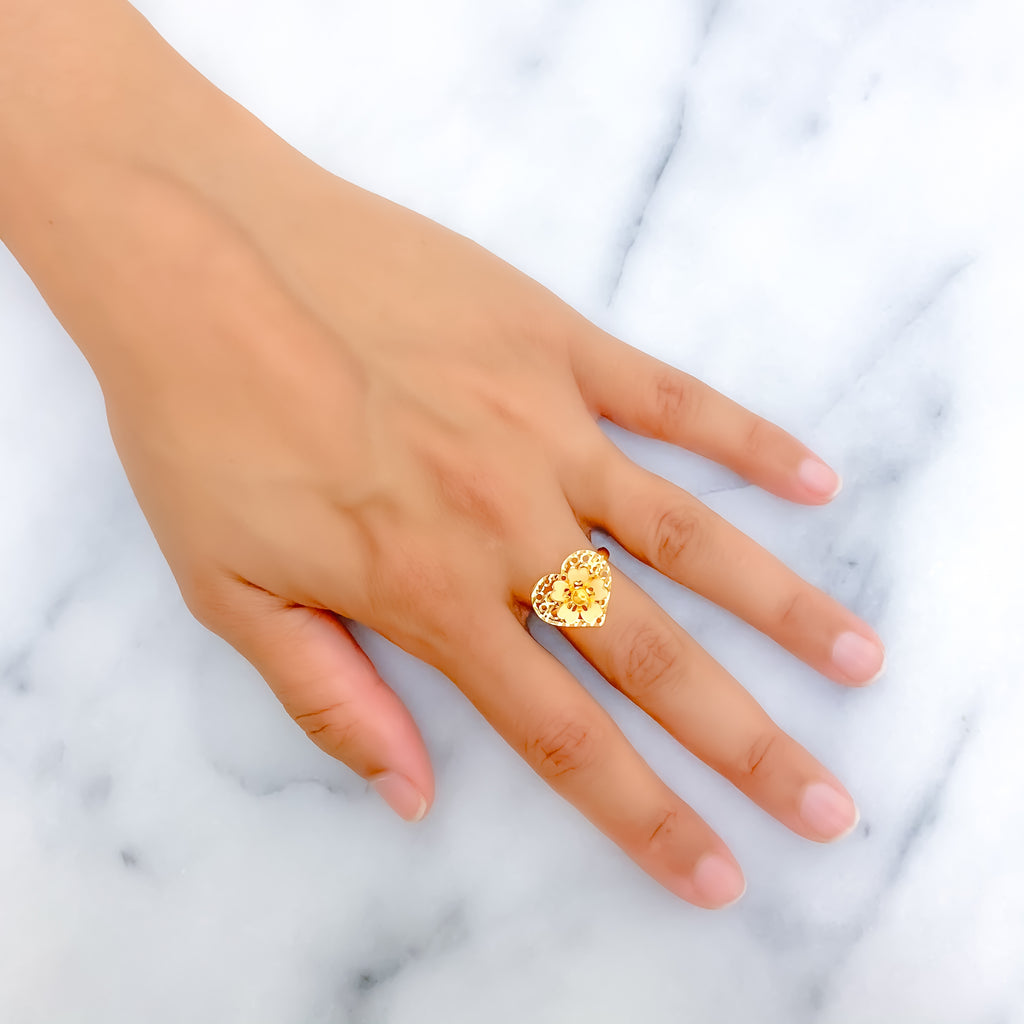 Trendy Striking 22K Gold Heart Ring – Andaaz Jewelers