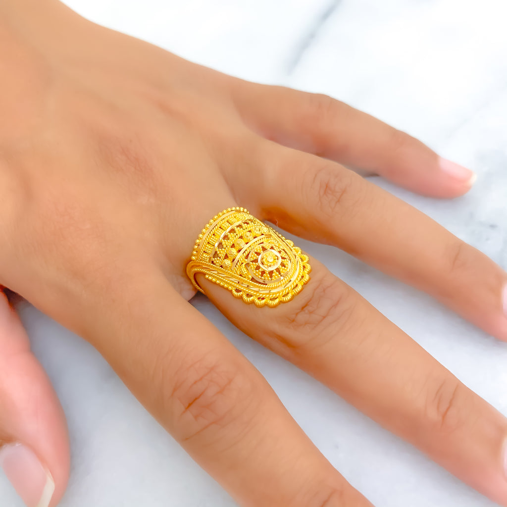 Reflective Floral 22K Gold Vanki Ring – Andaaz Jewelers