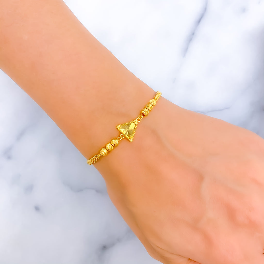 Tasteful Triangular 21k Gold Bracelet – Andaaz Jewelers