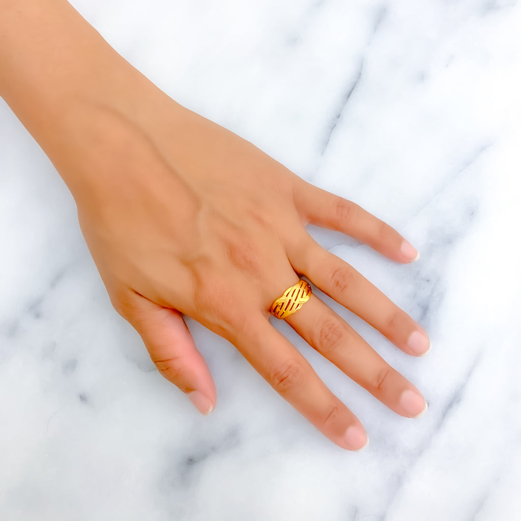 Versatile Interlinked Striped 22k Gold Ring – Andaaz Jewelers