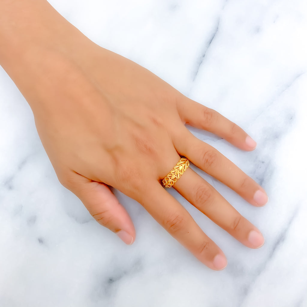 Dainty Chic 22k Gold Ring – Andaaz Jewelers