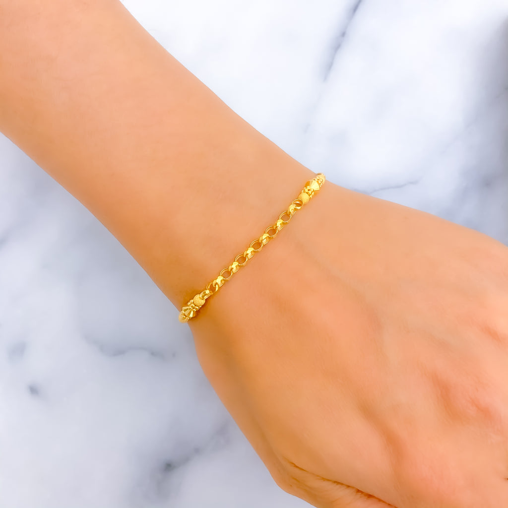 Exquisite Interlinked 22K Gold Bracelet – Andaaz Jewelers