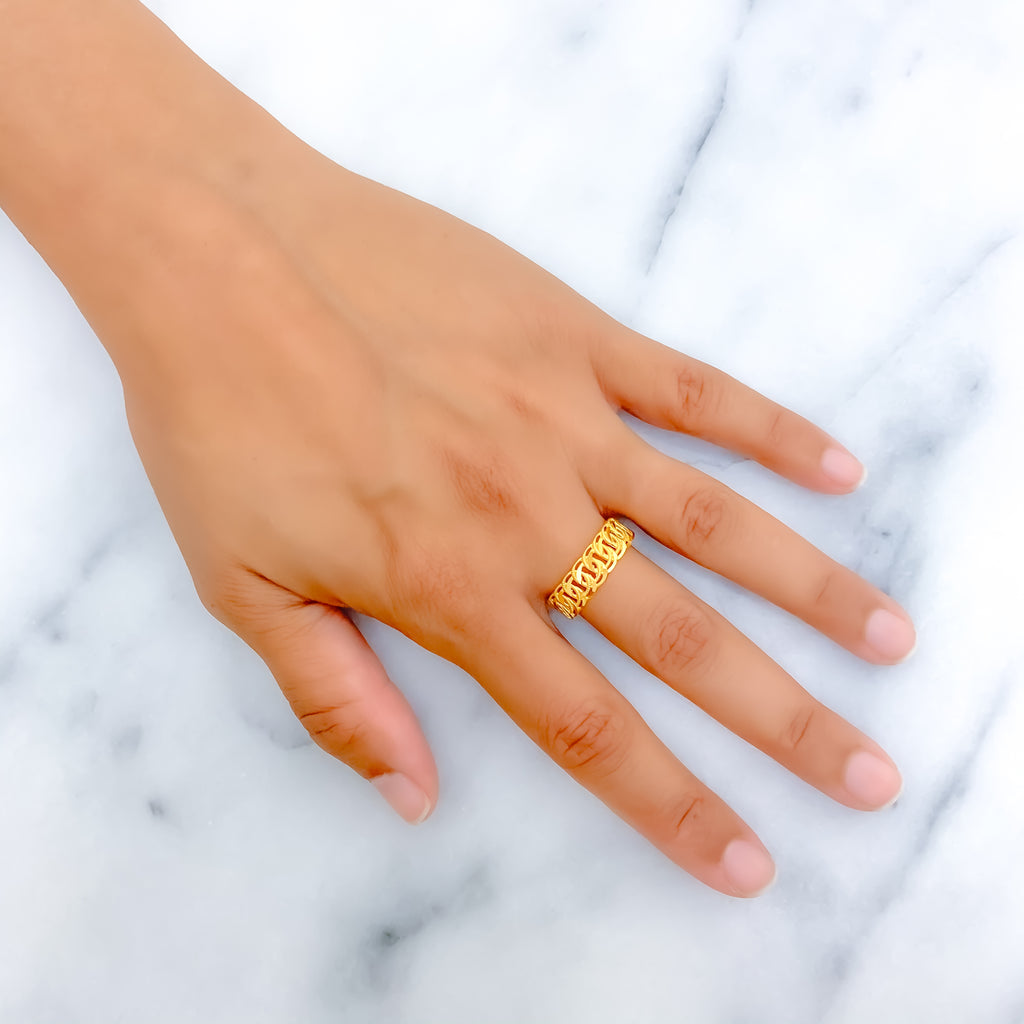 Modern Glistening 22k Gold Interlinked Ring – Andaaz Jewelers