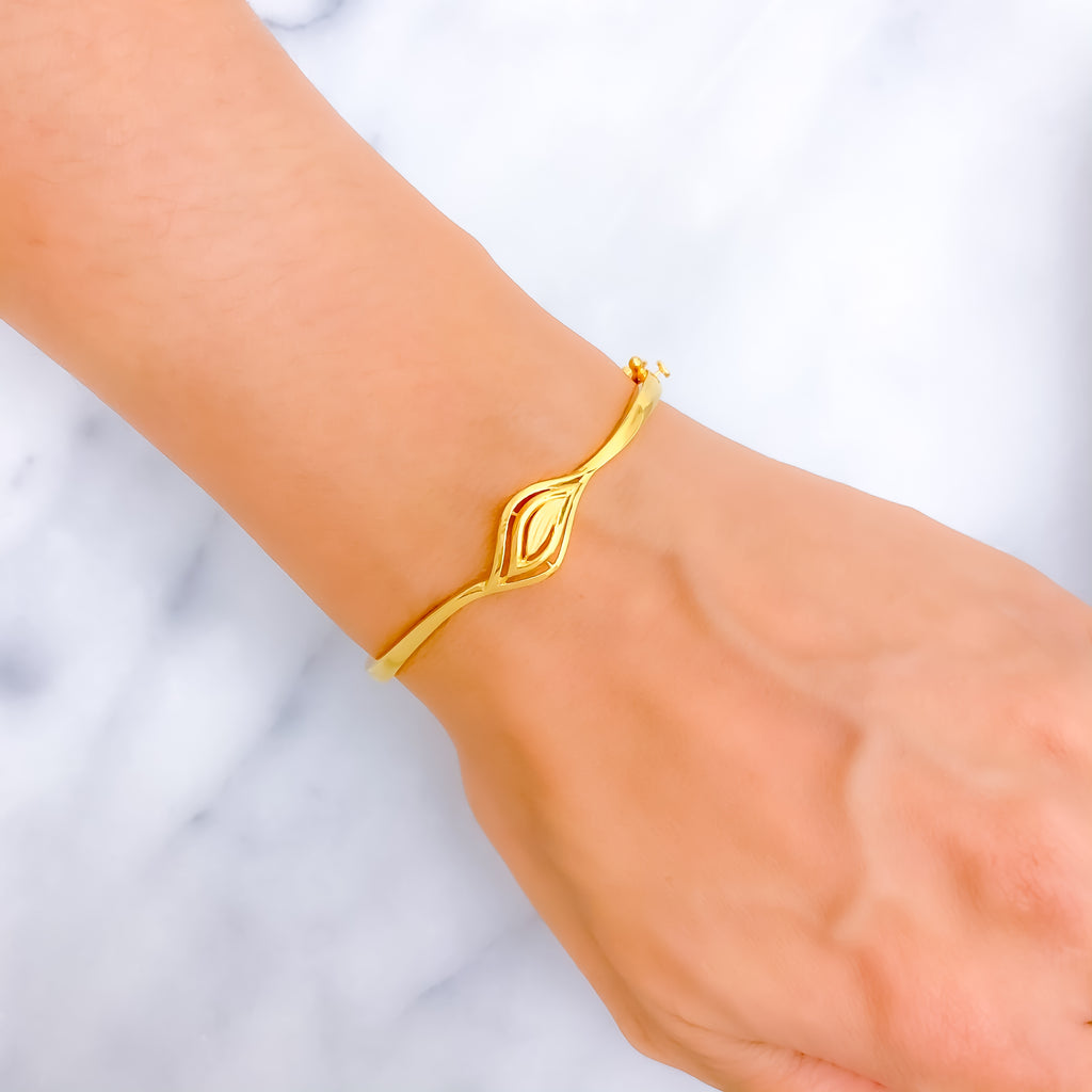 Everlasting Flawless 22k Gold Leaf Bangle Bracelet – Andaaz Jewelers