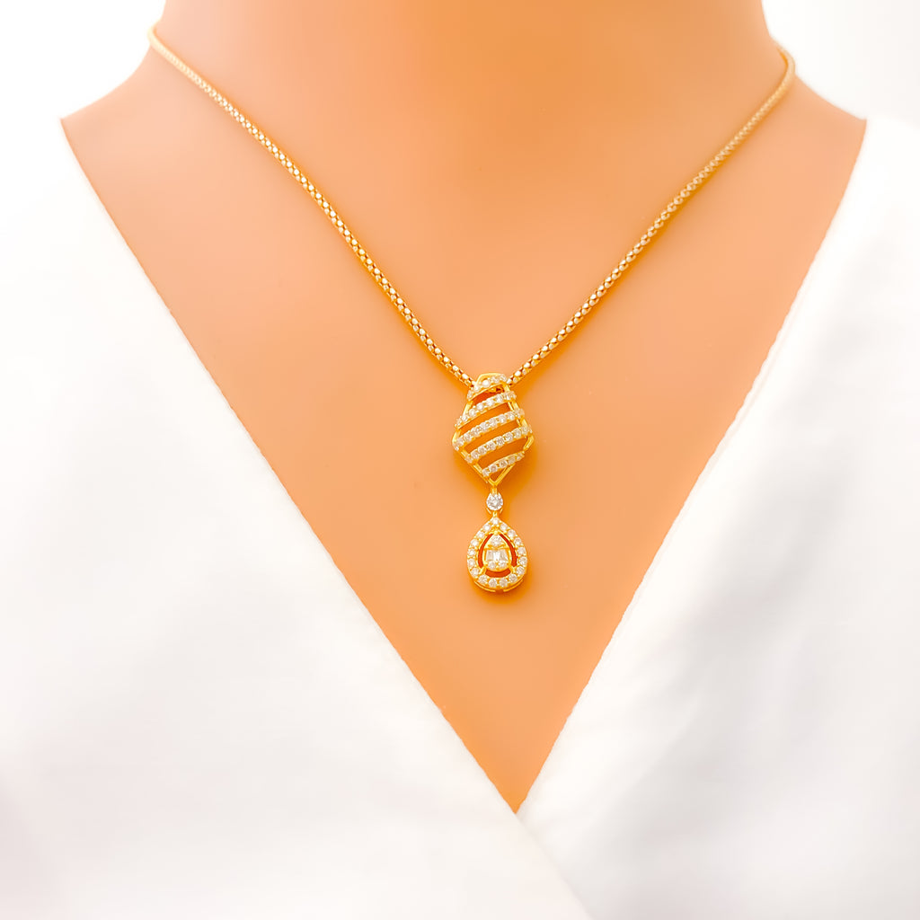 Shimmering Striped Diamond + 18k Gold Pendant – Andaaz Jewelers