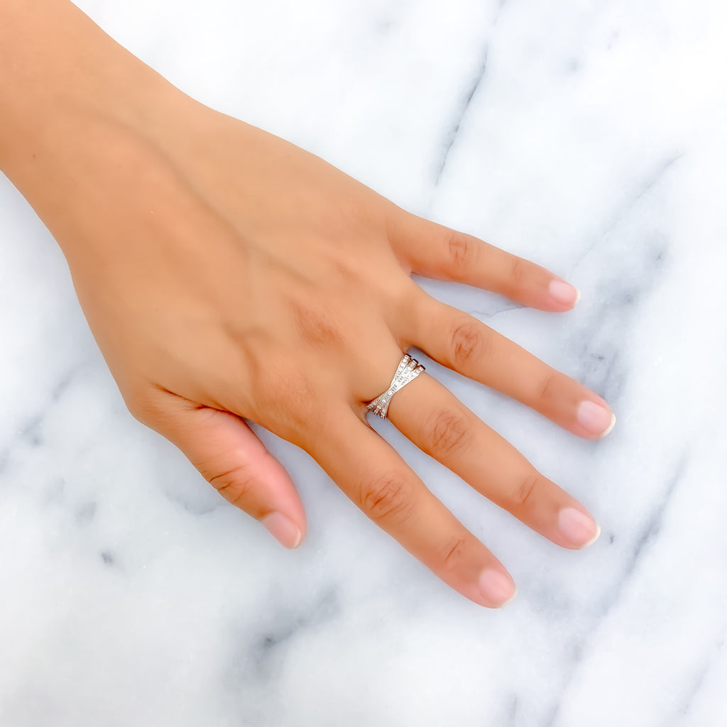 Timeless Interlinked Diamond + 18k Gold Ring – Andaaz Jewelers