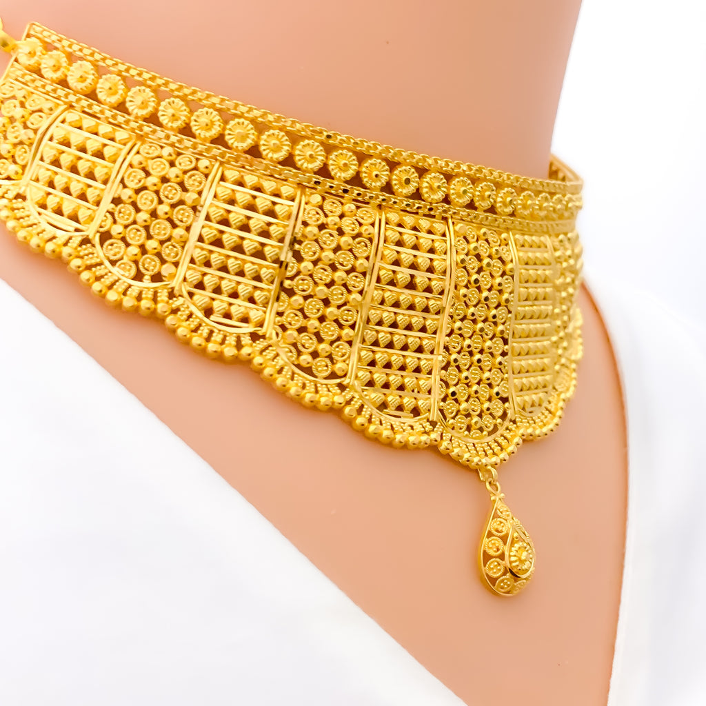 Extravagant Fanned 22K Gold Choker Necklace Set – Andaaz Jewelers