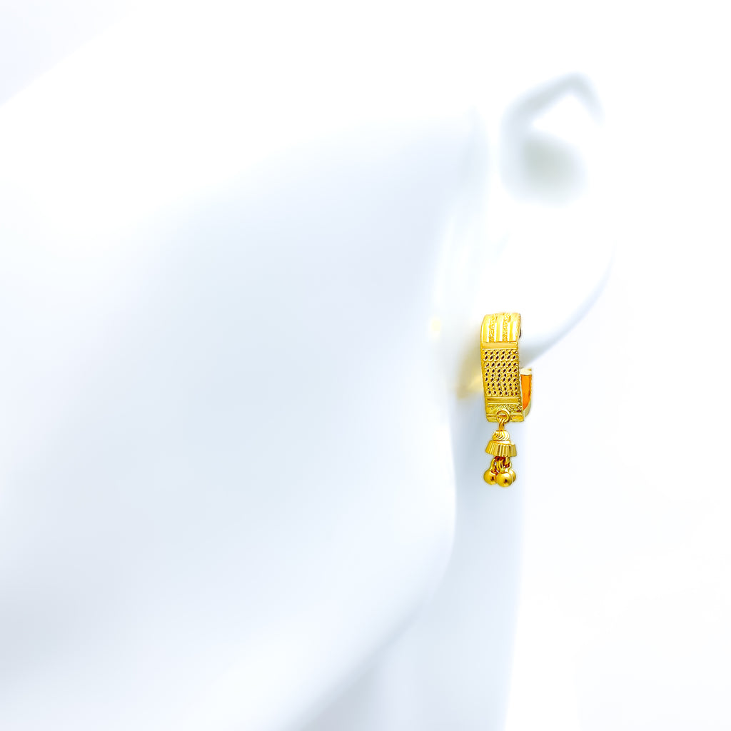 Dotted Striped 22K Gold V-Shaped Bali Earrings – Andaaz Jewelers