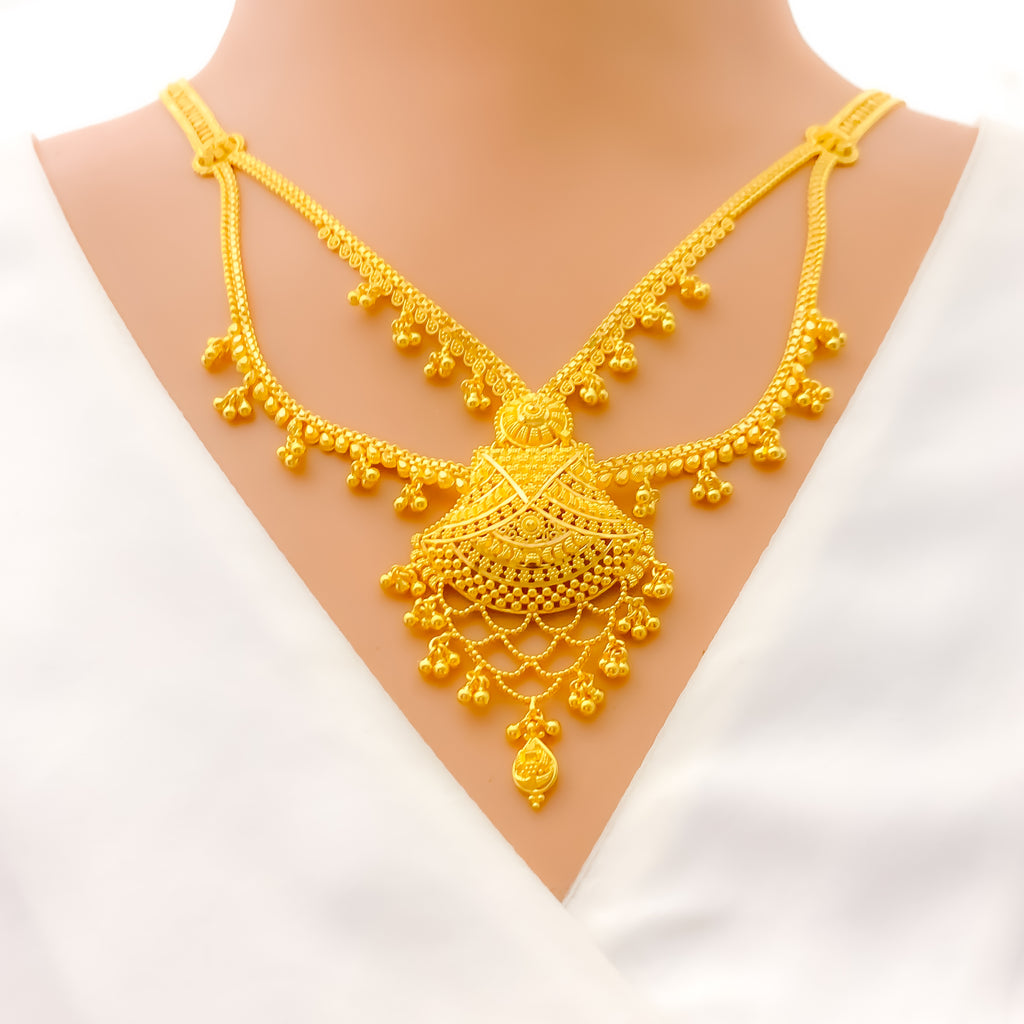 Traditional Festive 22k Gold Tasseled Light Patta Set – Andaaz Jewelers
