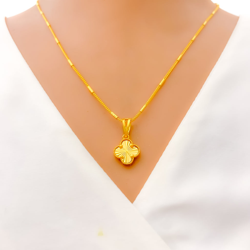 Radiant 21K Gold Clover Leaf Necklace Set – Andaaz Jewelers