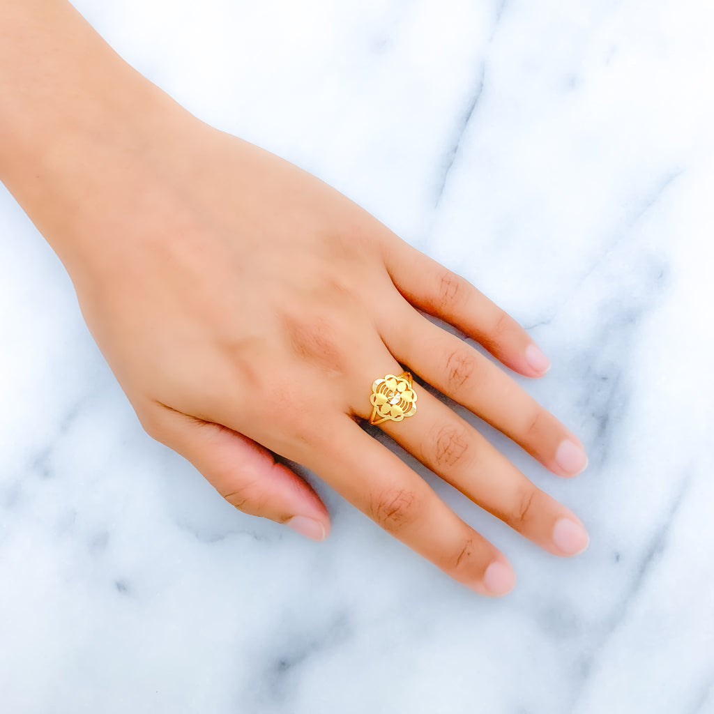 Modern Floral Ring – Andaaz Jewelers