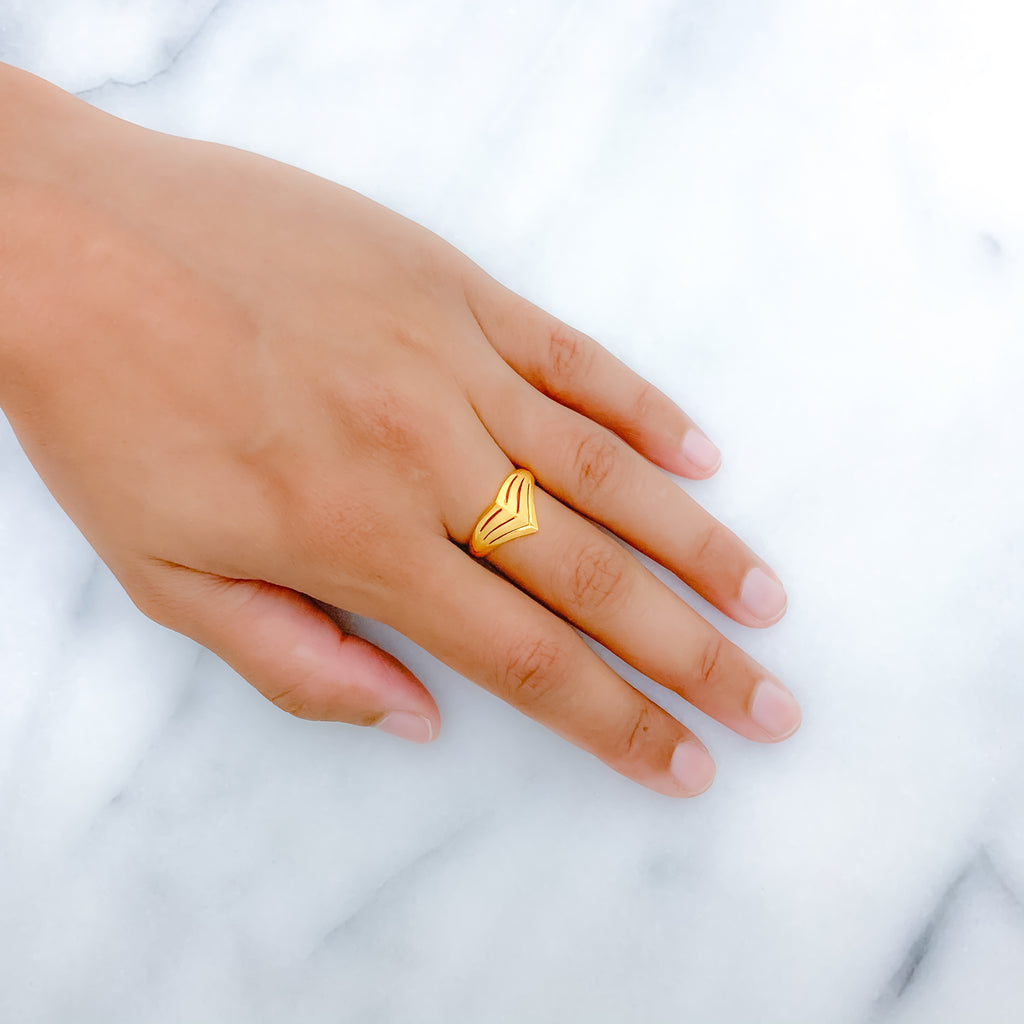 Striking Gold Ring – Andaaz Jewelers