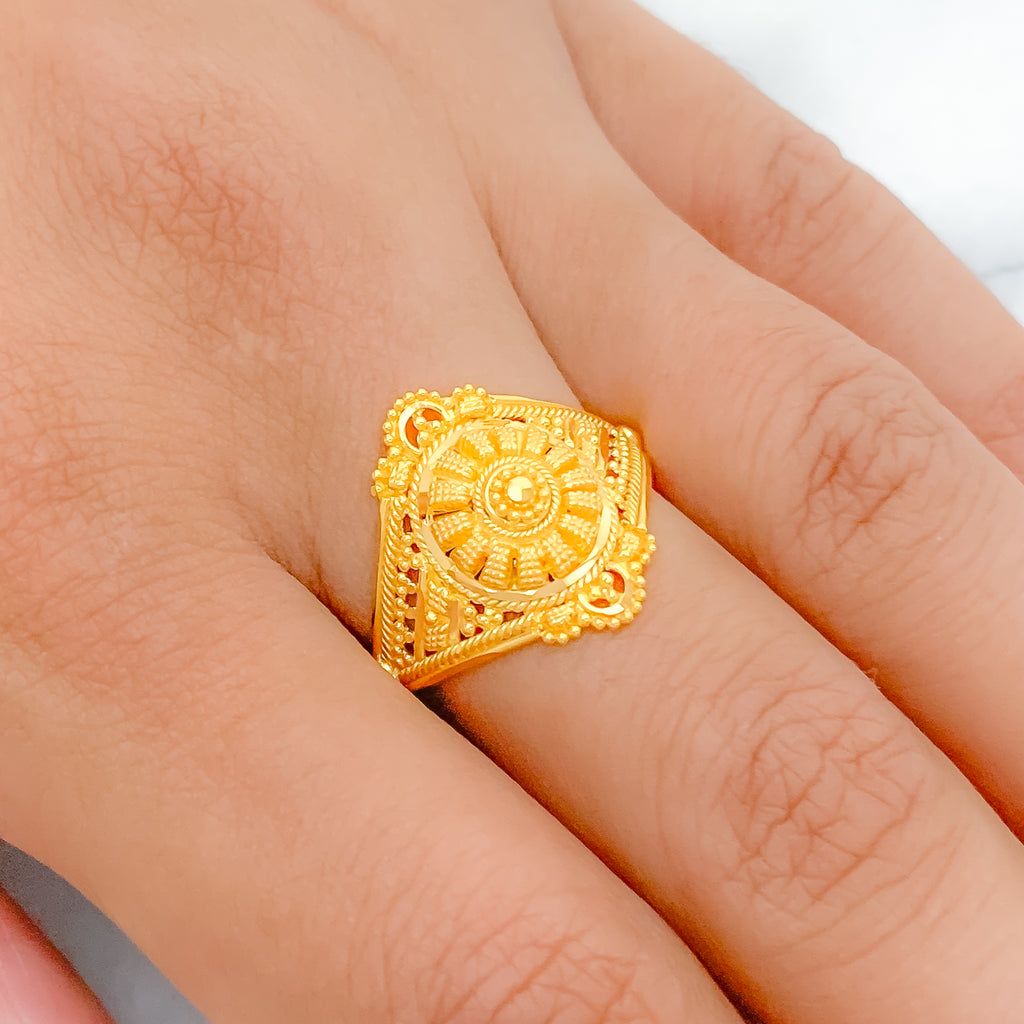 Sparkling Round Gold Ring – Andaaz Jewelers
