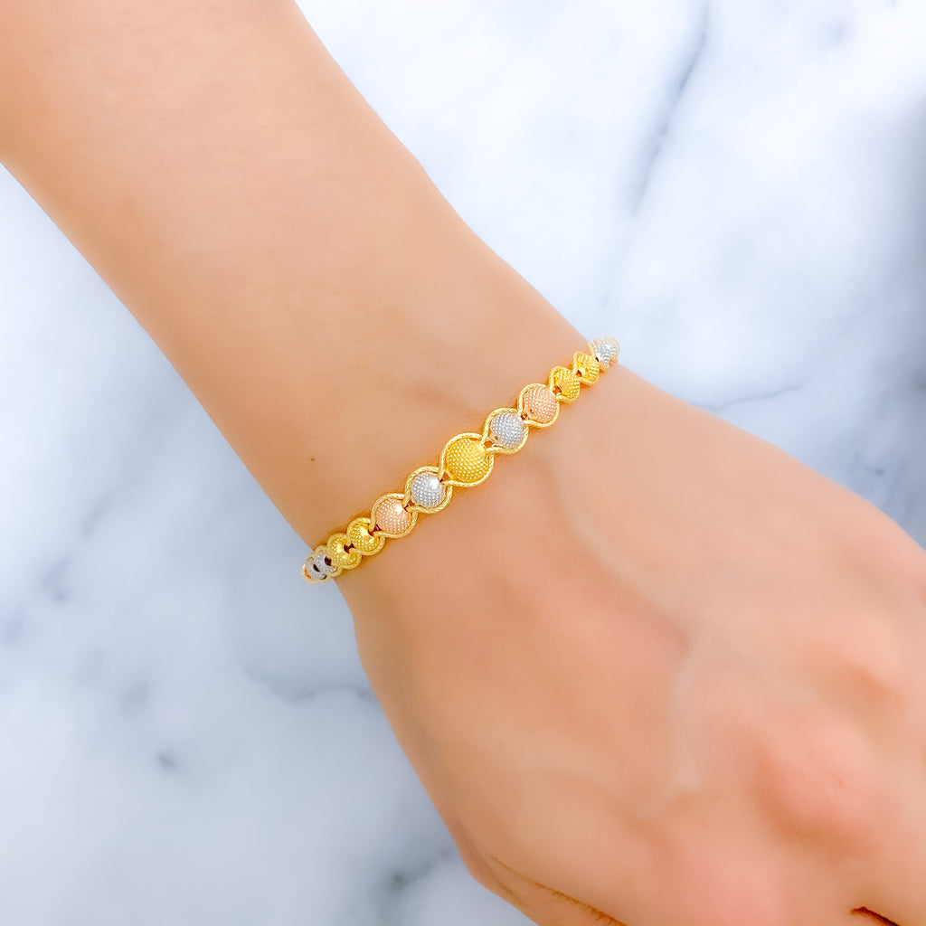 Iconic Interlinked Bangle Bracelet – Andaaz Jewelers