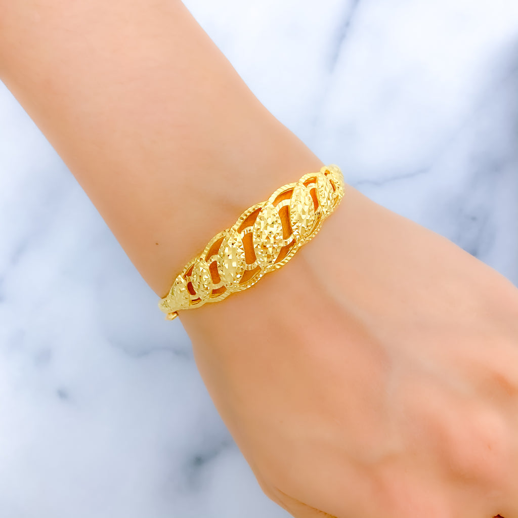 Grand Interlinked Bangle Bracelet – Andaaz Jewelers