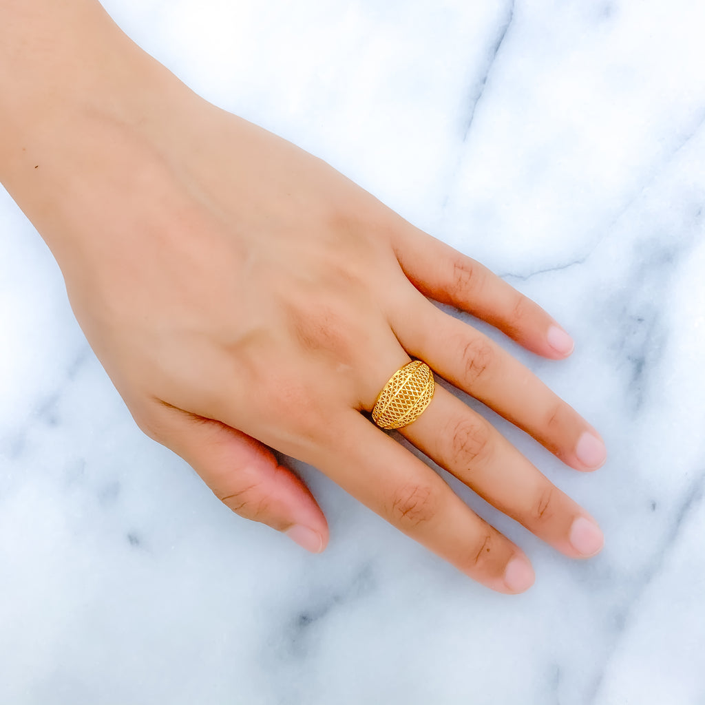 Stunning Curved Jaali Ring – Andaaz Jewelers