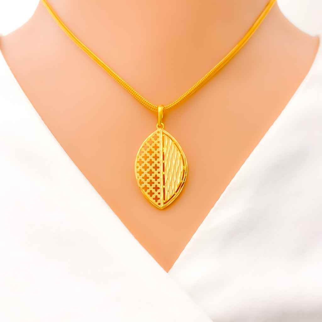 Reflective Leaf Cutwork Pendant Set – Andaaz Jewelers