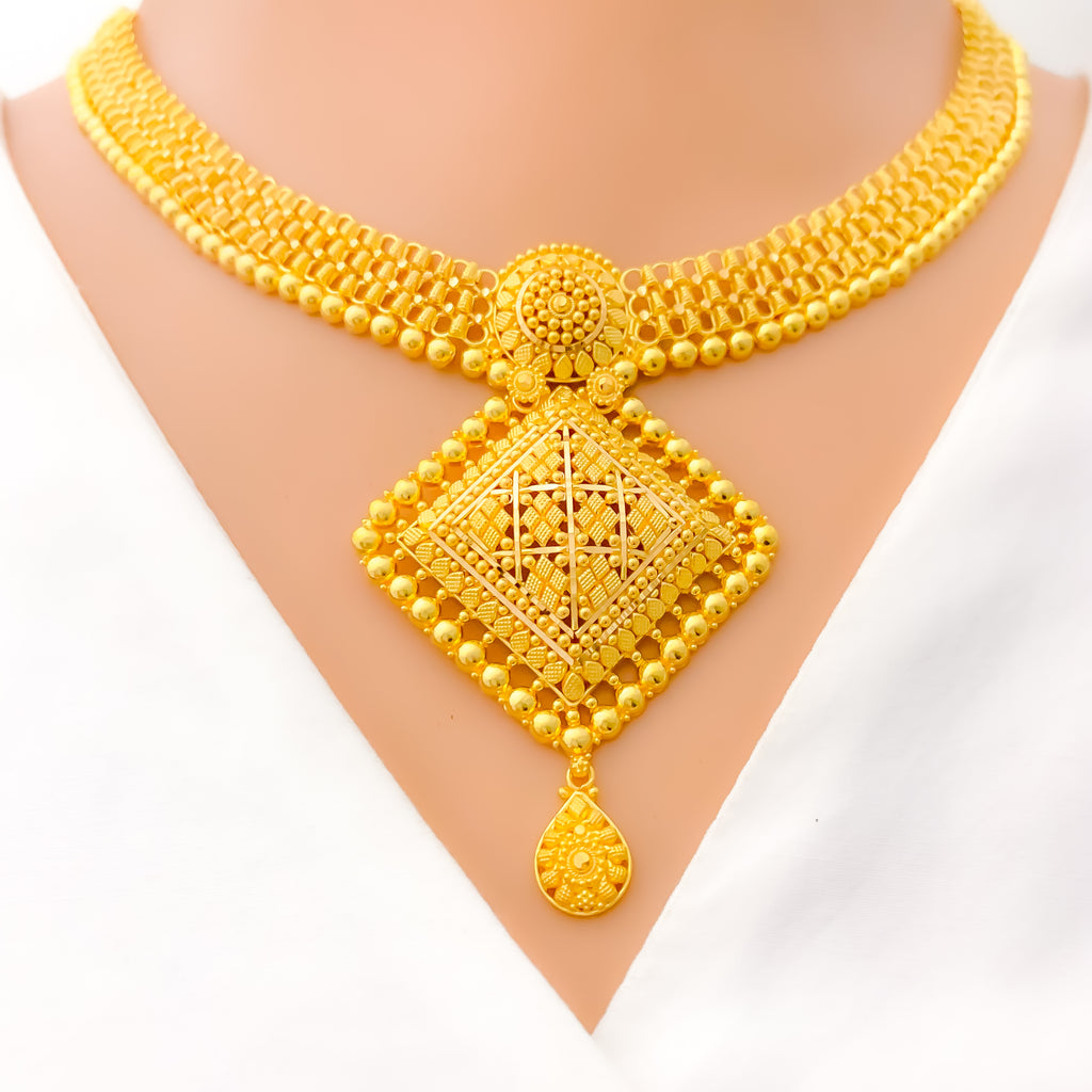 Impressive Diamond Shaped Hanging Necklace Set – Andaaz Jewelers
