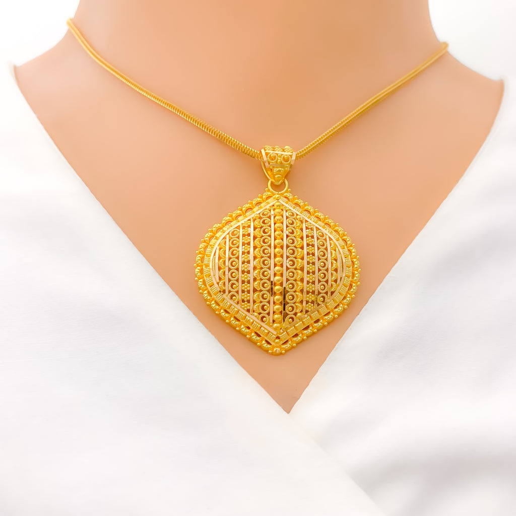 Reflective Symmetrical Striped 22k Gold Pendant Set – Andaaz Jewelers
